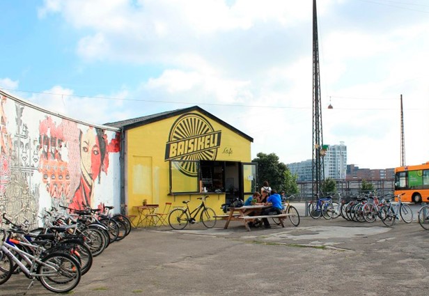 Baisikeli - El Proyecto que Envía Bicicletas Abandonadas en Europa a África