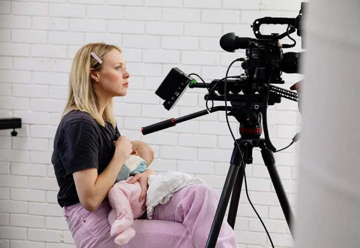 Chelsea Morley - La Mamá que Inició una Agencia Creativa con su Bebé