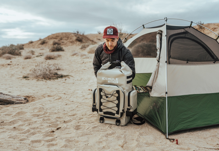 James Collie - El Hombre que se Hizo Rico Vendiendo Mochilas con Hielera