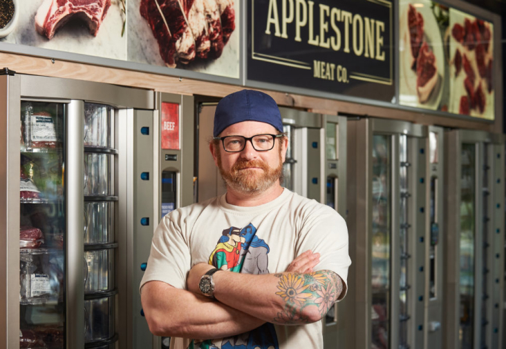 El emprendedor que vende cortes de carne en máquinas expendedoras