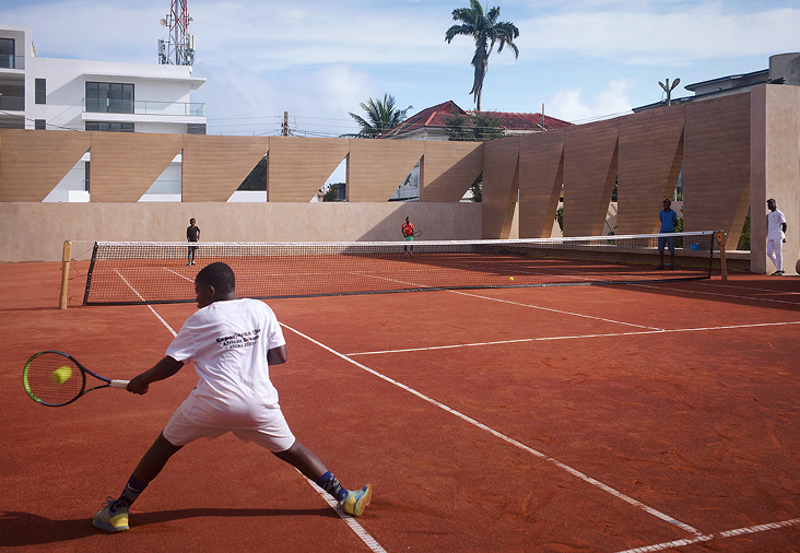Backyard Community Club: deporte y sostenibilidad en Accra