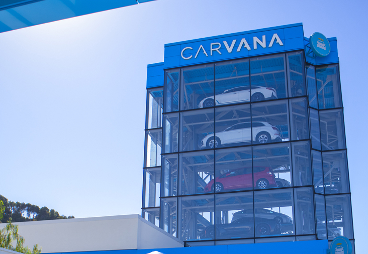 Carvana: Autos a la venta en máquinas expendedoras gigantes