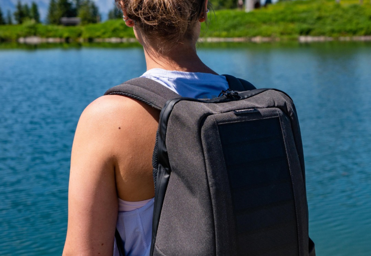 SunnyBAG: Descubre sus mochilas equipadas con paneles solares