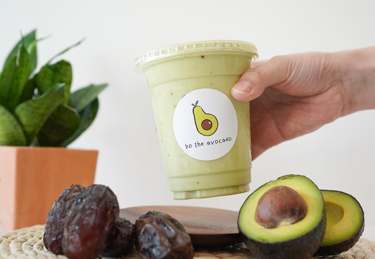 La viral cafetería que vende bebidas y postres a base de aguacate