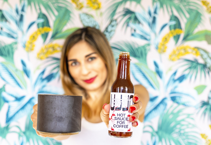 Ujjo - La Primer Salsa Picante para Café